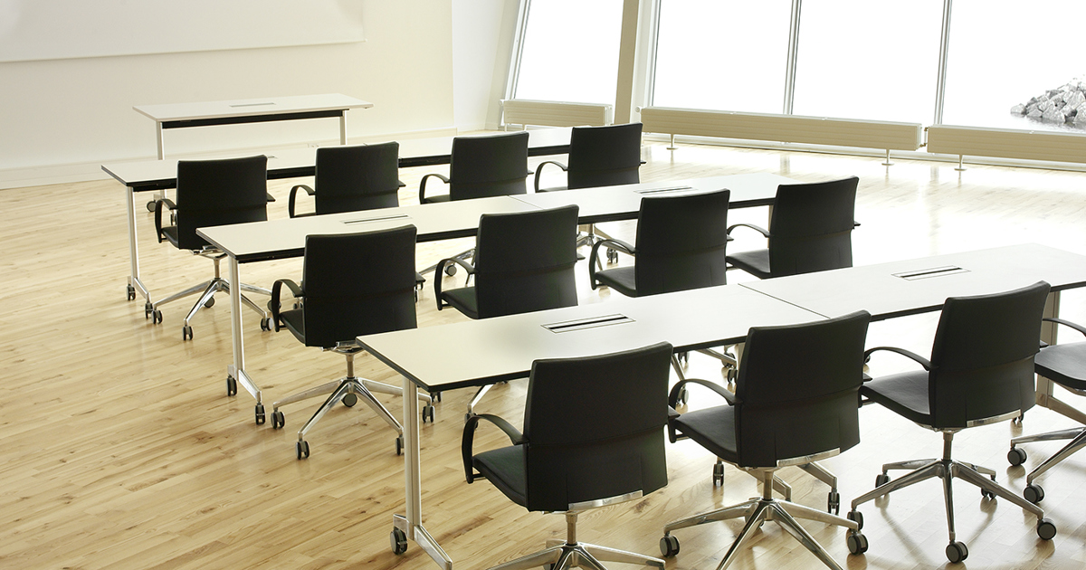 Moveo training table | HOWE Moving Design