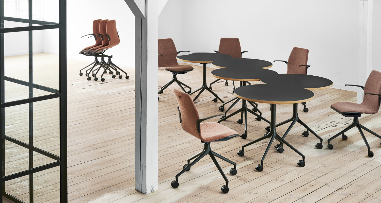 Functional furniture for flexible spaces | HOWE Moving Design