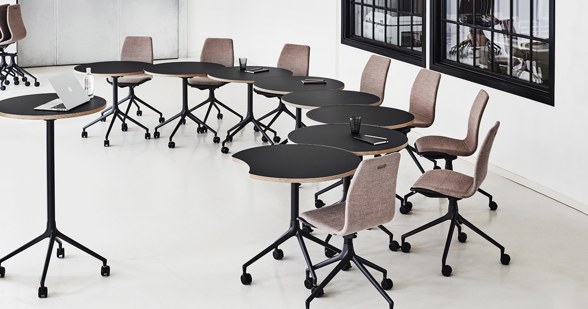 AS500 flip-top table | HOWE Moving Design